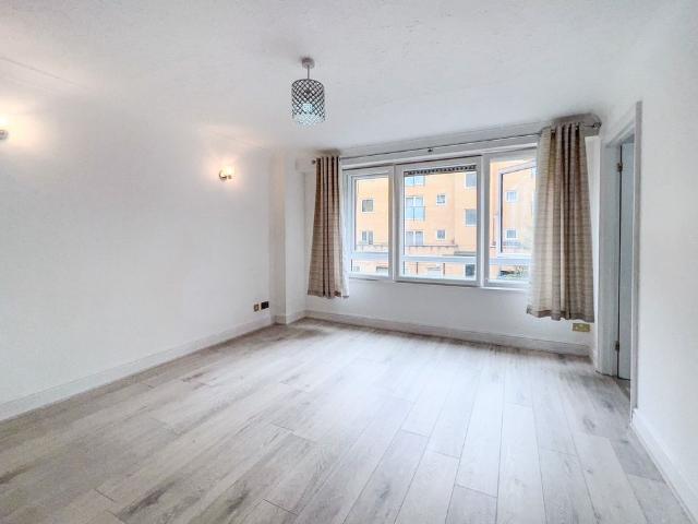 1 Bed Flat, Pennington Court, E1W