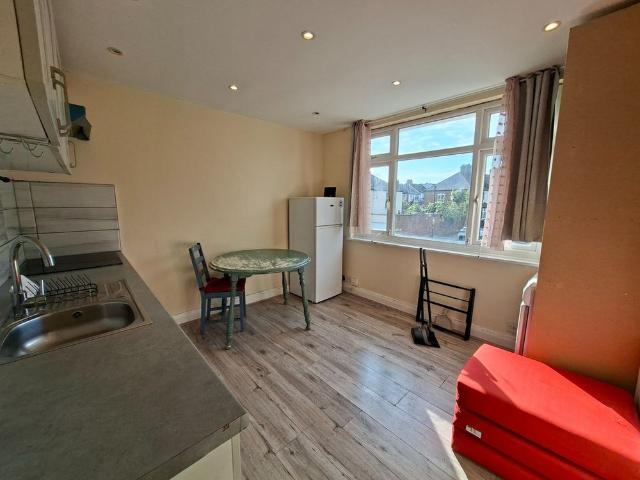 1 Bed Flat, Perth Road, N22