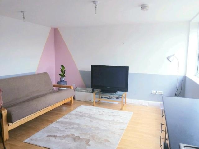1 Bed flat pets & couples considerered