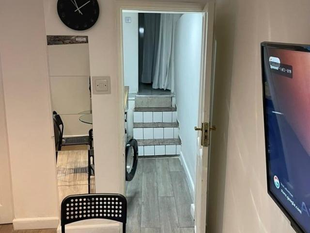 1 Bed Flat, Plough Way, SE16