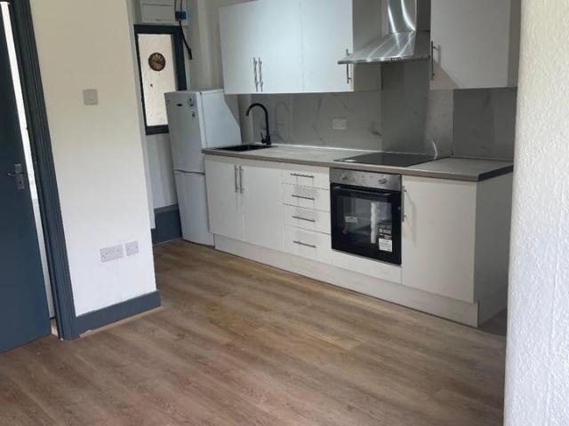 1 Bed Flat, Portway, E15