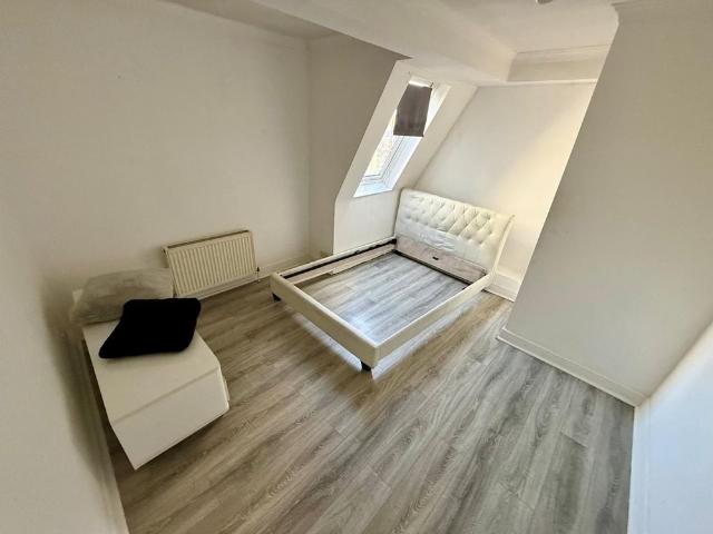 1 Bed Flat, Portland Road, SE25