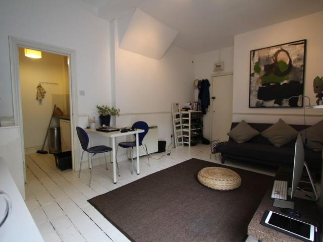 1 Bed Flat, Pratt Mews, NW1