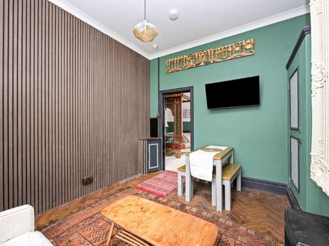1 Bed Flat, Queens Park Road, BN2