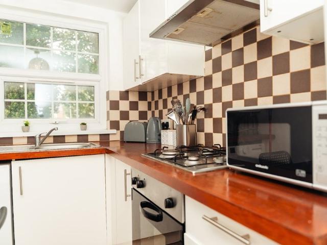 1 Bed Flat, Queens Road, SE15