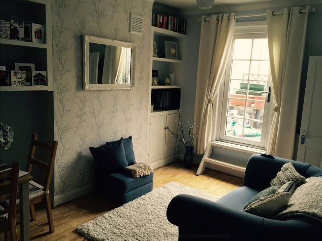 1 Bed Flat, Queenstown Road, SW8