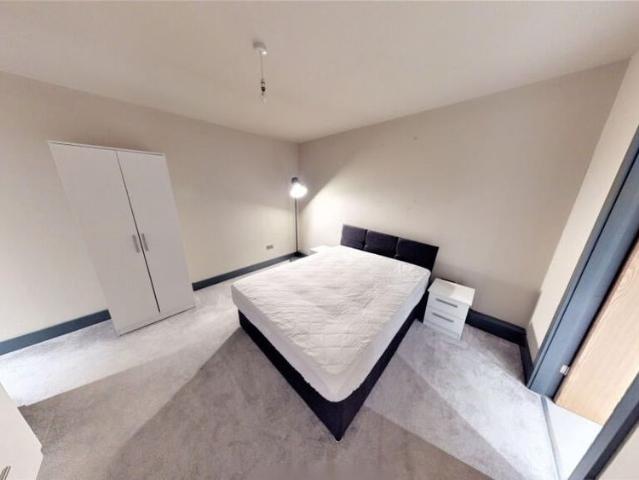 1 Bed Flat, Rumford St, L2
