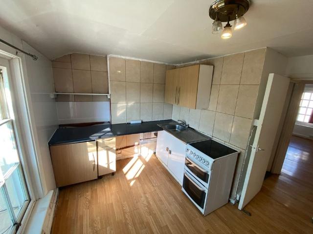 1 Bed Flat, Russell Square, BN1