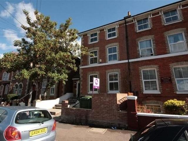 1 Bed Flat, Russell Street, RG1