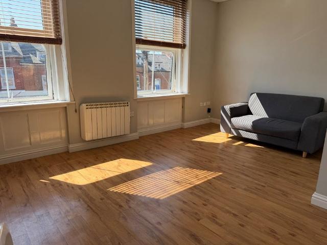 1 Bed Flat, Russell Street, RG1