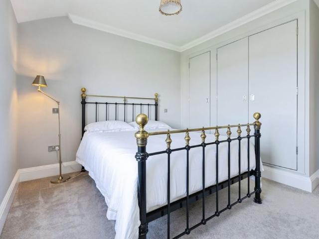 1 Bed Flat, Randolph Crescent, EH3