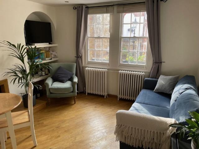 1 Bed Flat, Rawstorne Street, EC1V