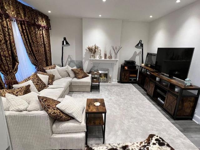 1 Bed Flat, Rectory Grove, CR0