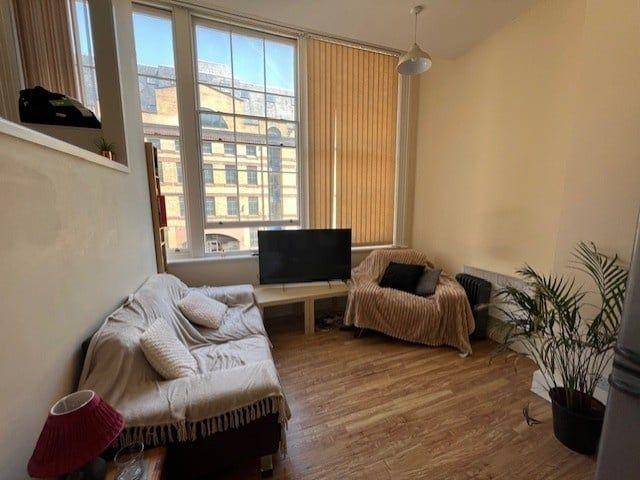 1 Bed Flat, Regency Chambers, L2
