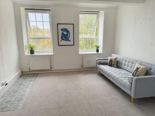 1 Bed Flat, Renton Close, SW2
