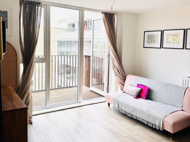 1 Bed Flat, River Rise Close, SE8