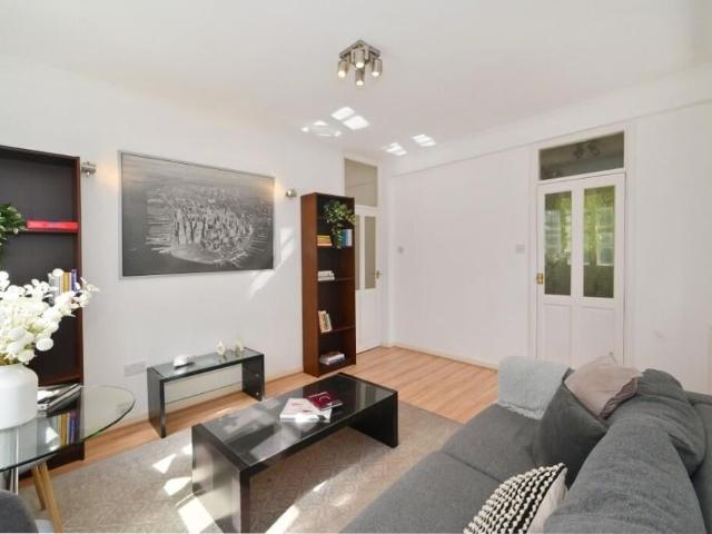 1 Bed Flat, Riverside Gardens, W6