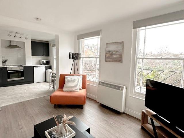 1 Bed Flat, Roman Road, E3