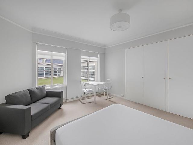 1 Bed Flat, Rossmore Court, NW1