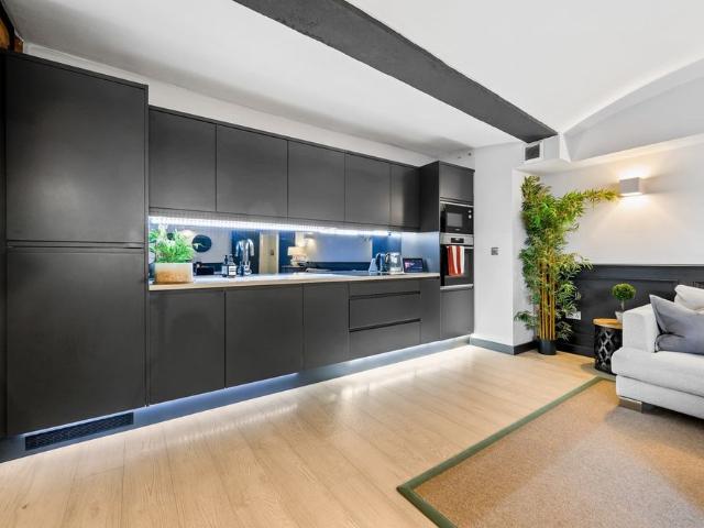 1 Bed Flat, Royal Mills, M4