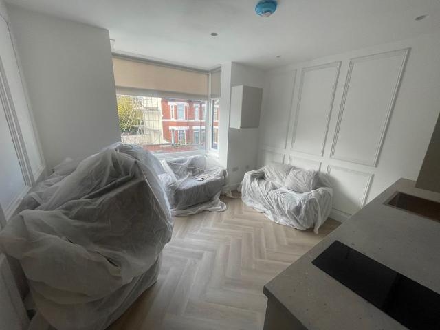 1 Bed Flat, St. Osburgs Road, CV2