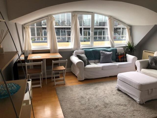 1 Bed Flat, St Andrews Square, G1