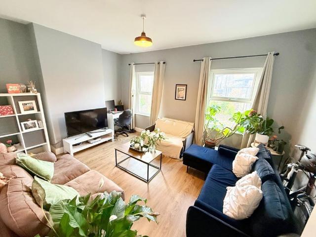 1 Bed Flat, St Donatts Road, SE14