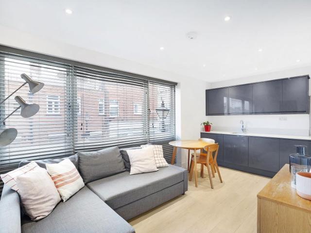 1 bed flat St James St, Walthamstow, E17 6HN
