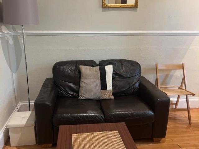 1 Bed Flat, St Leonards St, EH8