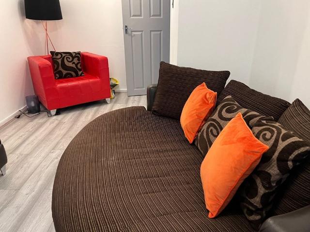 1 Bed Flat, St Paul's Rd, B66