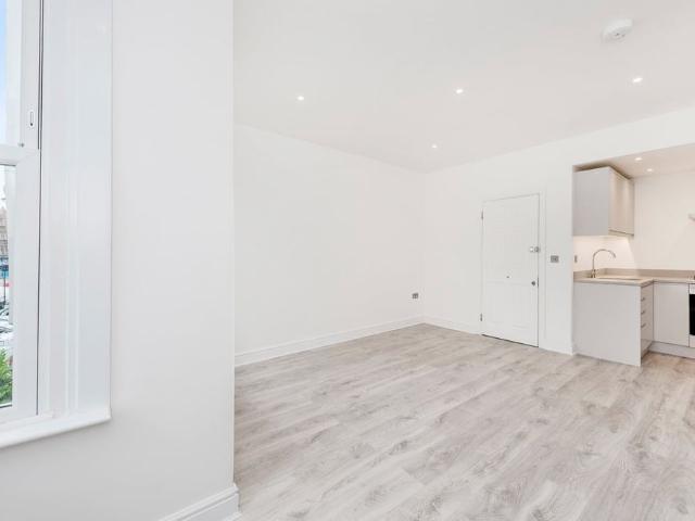 1 Bed Flat, Stanthorpe Road, SW16