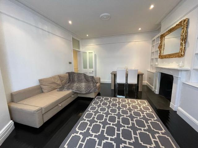 1 Bed Flat, Stanhope Gardens, SW7