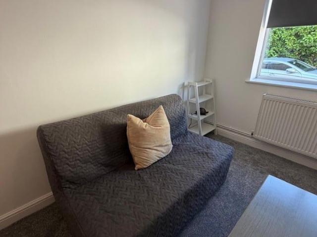 1 Bed Flat, Staple Hill, BS16