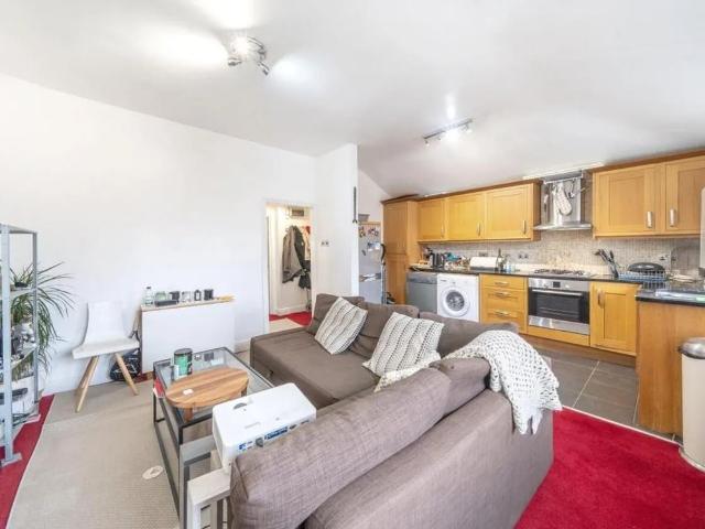 1 Bed Flat, Stockwell, SW8