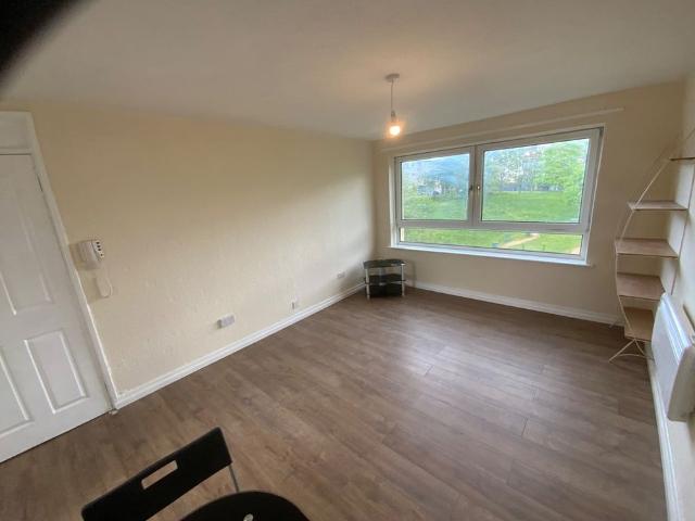 1 Bed Flat, Stmungo Ave, G4