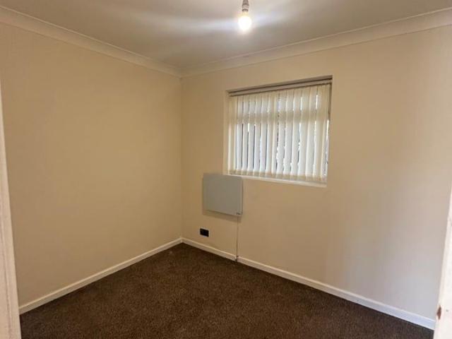 1 Bed Flat, Strawberry Road, M6