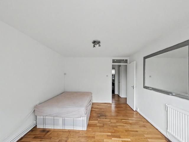 1 Bed Flat, Sturrock Close, N15