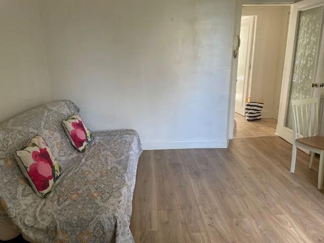 1 Bed Flat, Summerfield Terrace, AB24