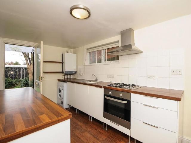 1 Bed Flat, Sylvan Road, SE19