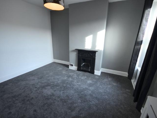 1 Bed Flat, Sandy Park Road, BS4