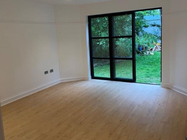 1 Bed Flat, Sandringham Drive, L17