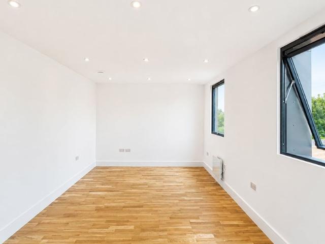 1 Bed Flat, Seven Sisters Road, N15