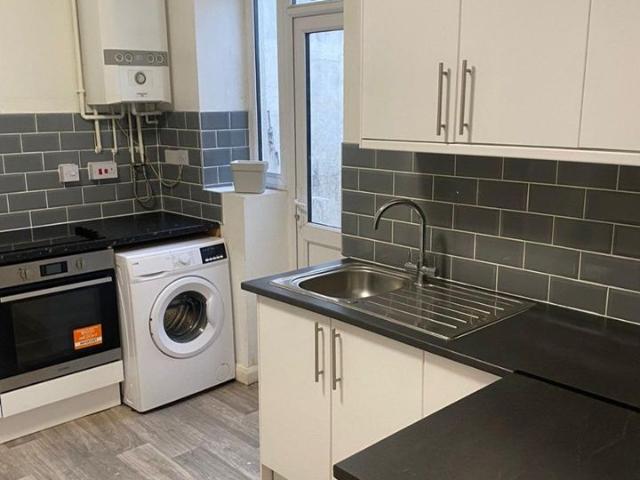 1 Bed Flat, Seymour Road, BS5