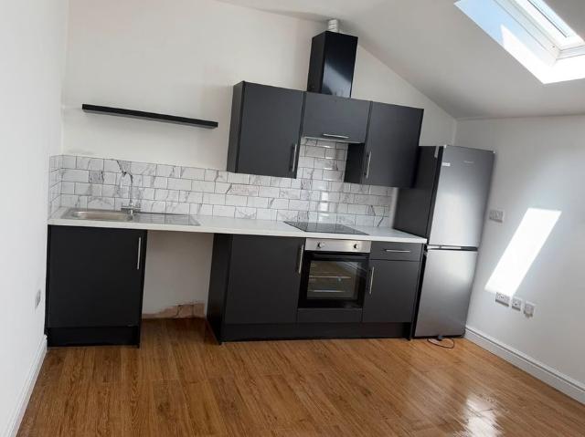 1 Bed Flat, Shirley High St, SO16