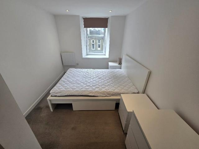 1 Bed Flat, Shore Lane, AB11