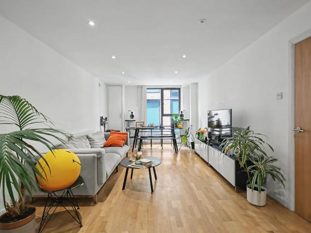 1 Bed Flat, Shoreditch High Street, E1
