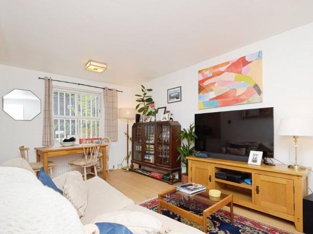 1 Bed Flat, Shrubland Road, E8