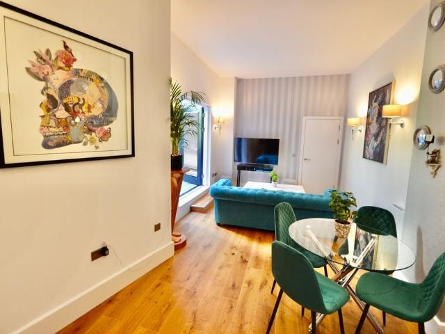 1 Bed Flat, South Parade, NG1