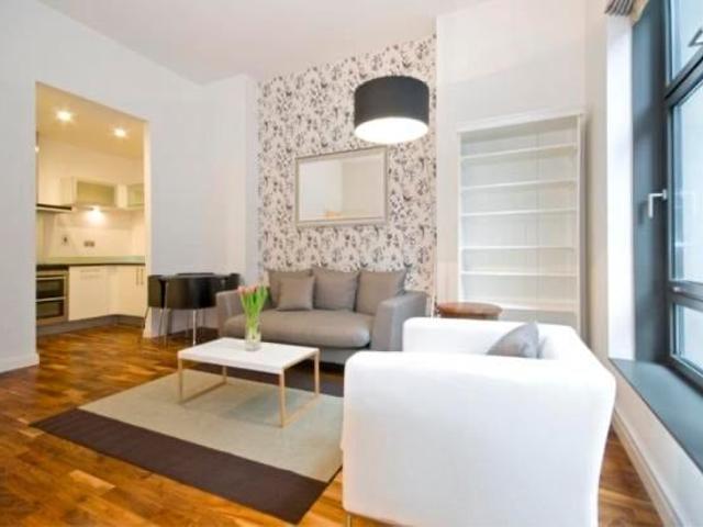 1 Bed Flat, South Quay Square, E14
