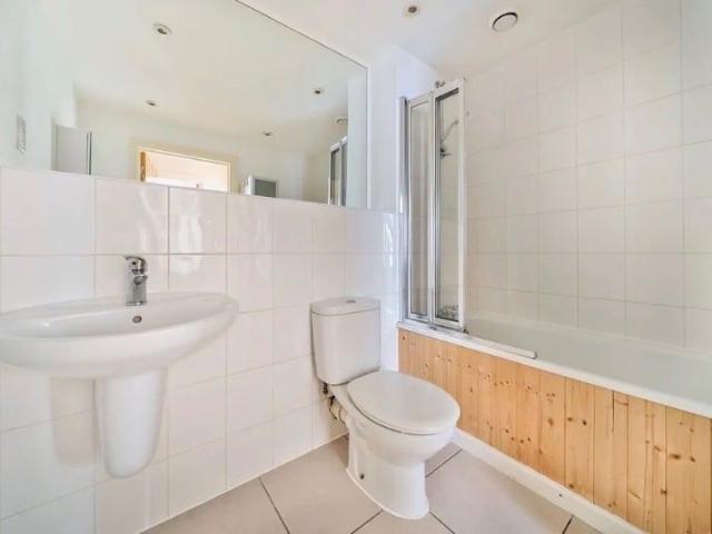1 Bed Flat, Spa Road, SE16